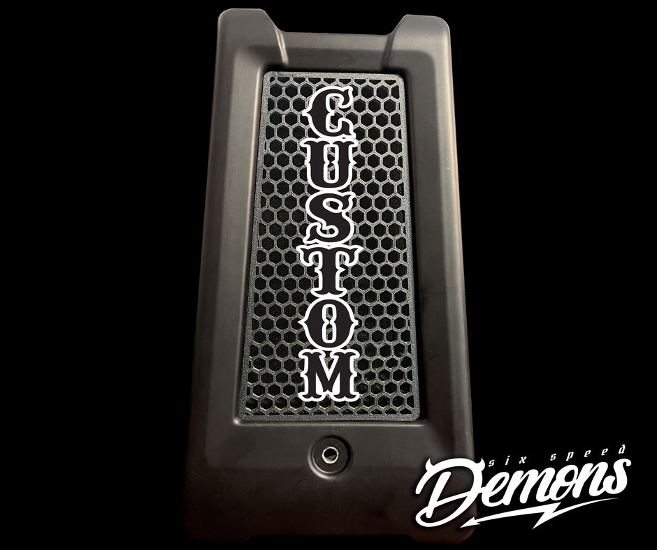 M8 Softail Radiator cover – six speed demons